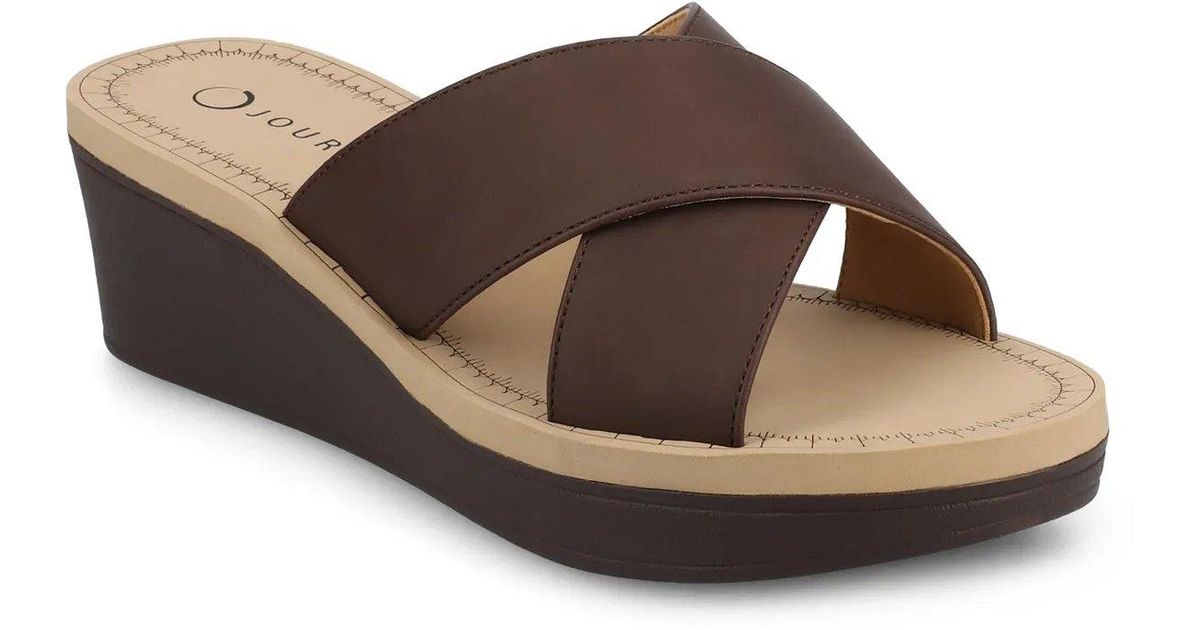 Journee Collection Biara Wedge Sandal in Brown | Lyst