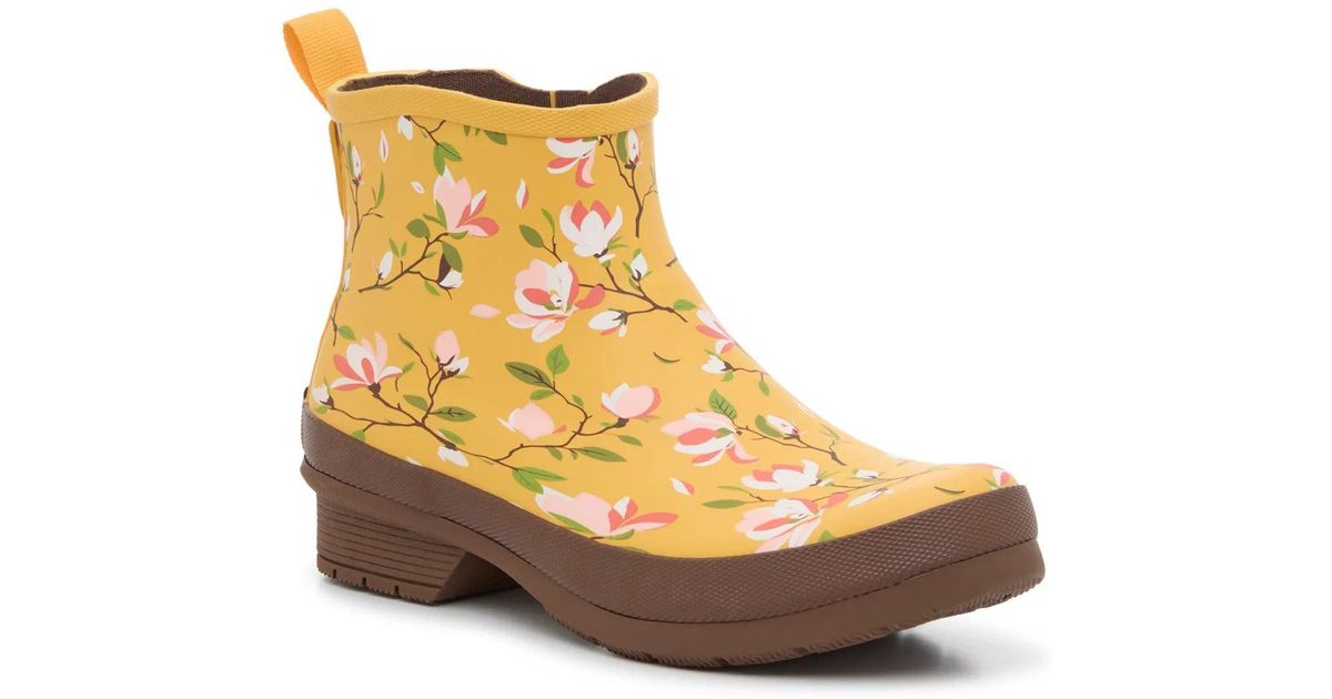 Chooka Magnolia Rain Boot in Yellow | Lyst