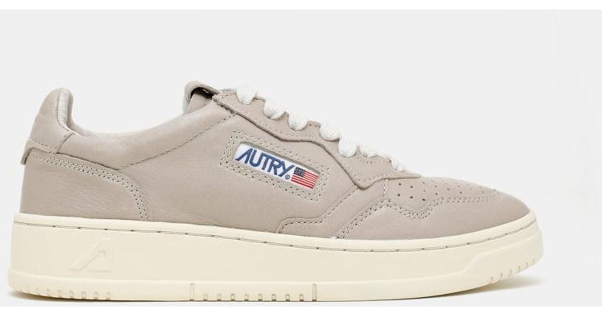Autry Leather Medalist Low Sneakers In Gray Goatskin in Beige (Natural ...