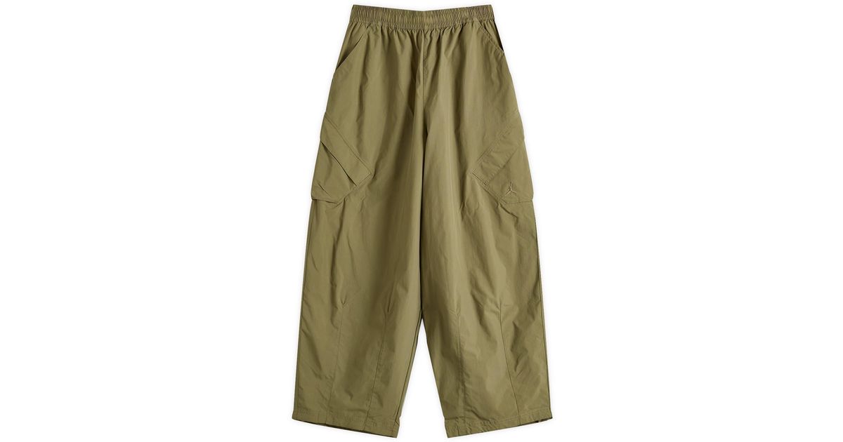 Nike W Chicago Parachute Pant in Green | Lyst