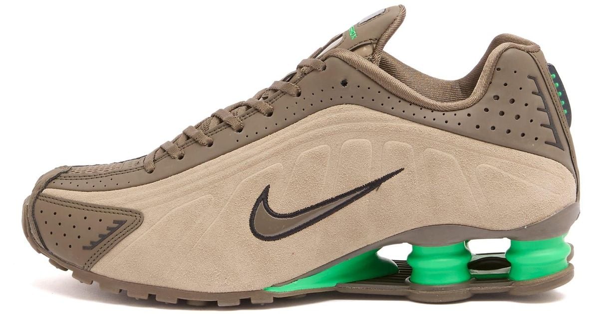 Nike Shox R4 Se W Sneaker in Brown | Lyst UK