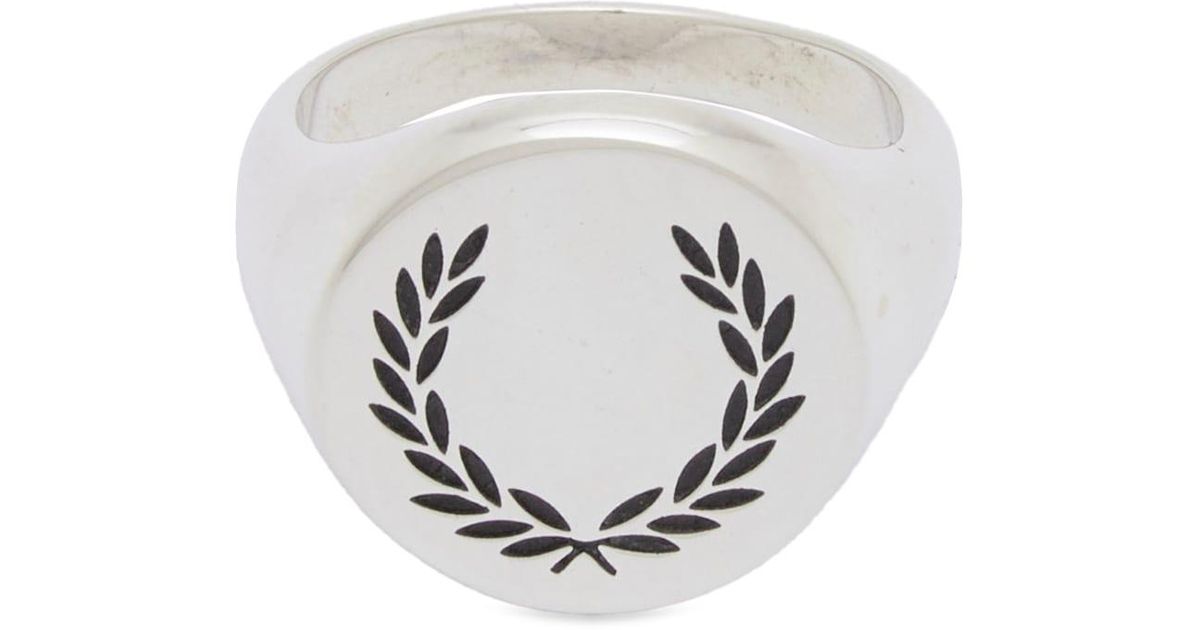 Fred Perry Laurel Wreath Signet Ring in Metallic for Men | Lyst