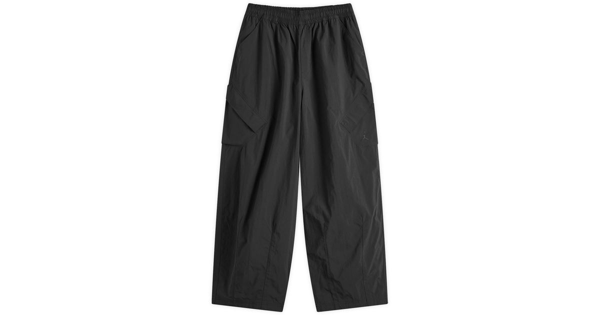 Nike W Chicago Parachute Pant in Gray | Lyst
