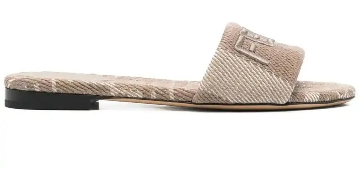 Fendi Signature Sandals in Natural | Lyst