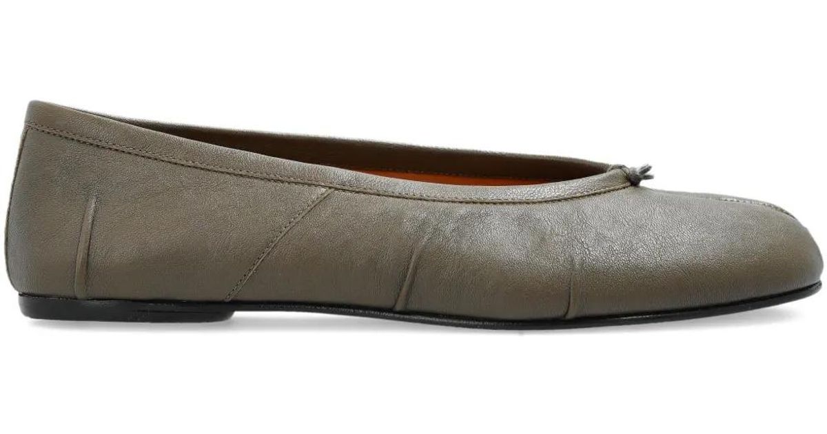 Maison Margiela Split-Toe Flat in Grey | Lyst UK