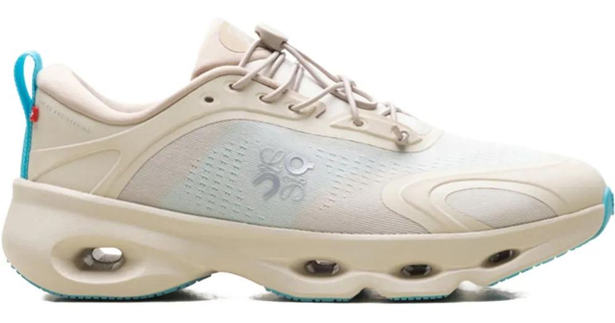 On Shoes Cloudsolo Logo Detail Sneakers in White | Lyst UK