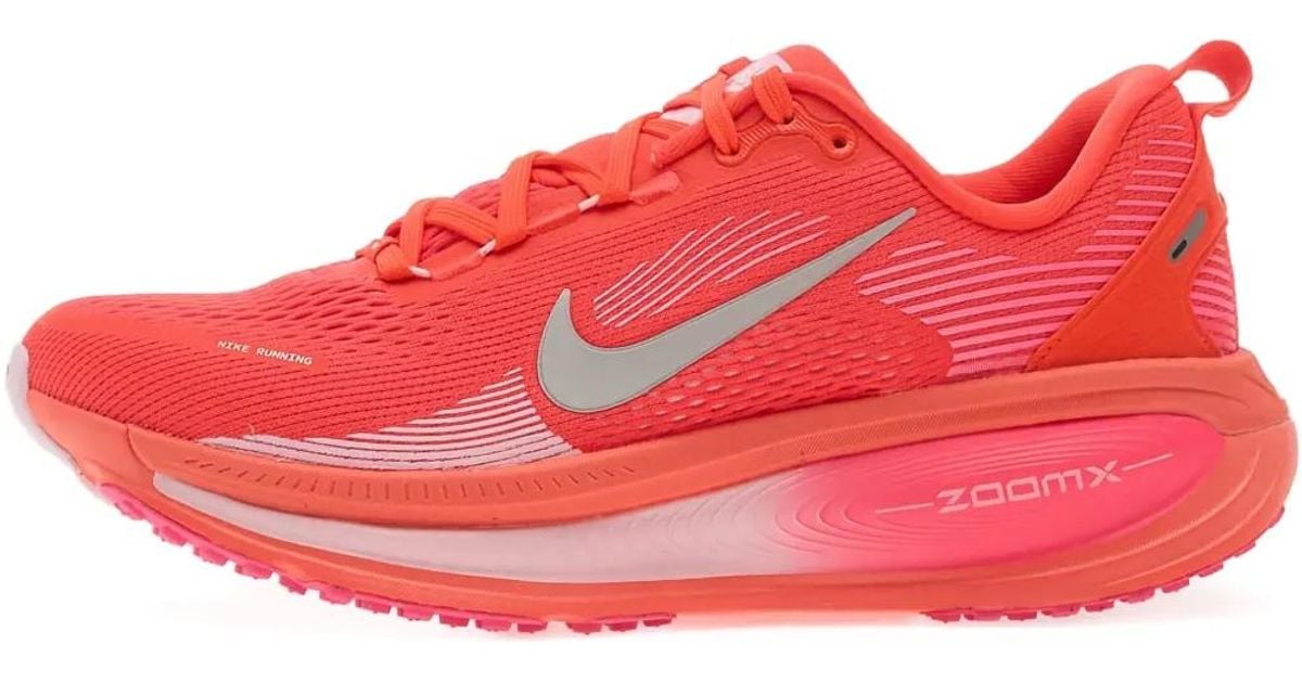 Nike Vomero 18 Swoosh Sneakers in Red | Lyst UK