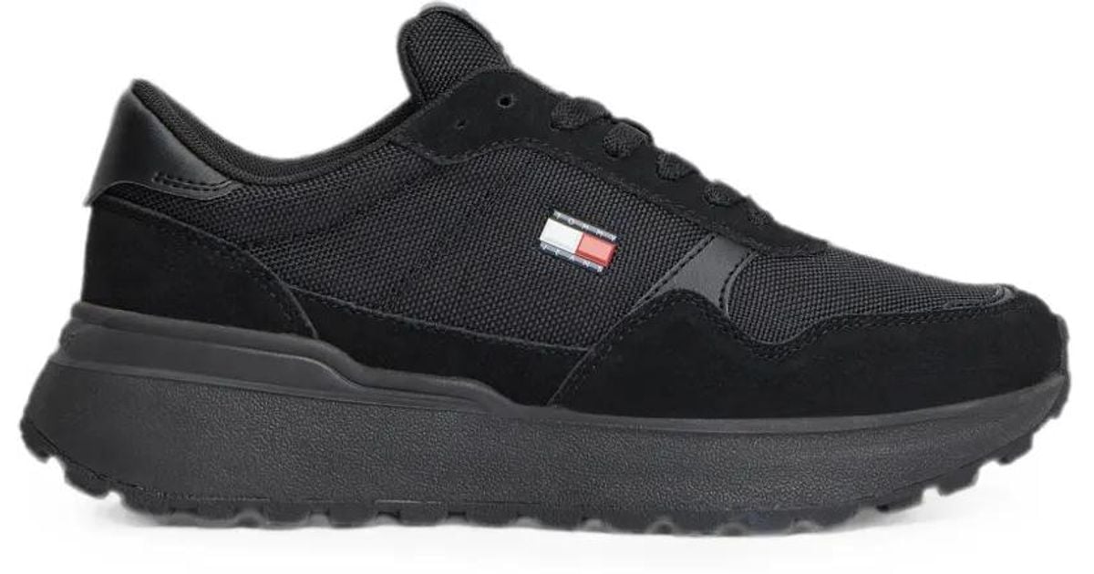 Tommy Hilfiger Logo-Patch Lace-Up Sneakers in Black | Lyst UK