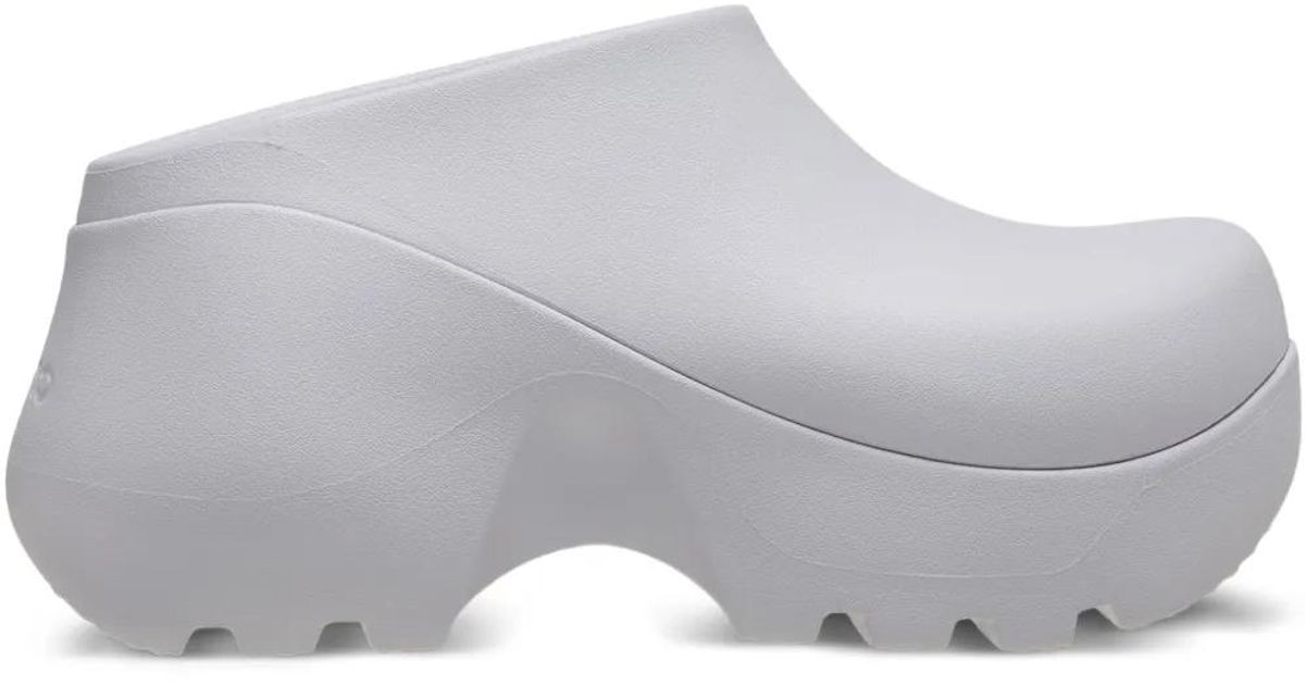 Crocs™ Slipper in Gray | Lyst