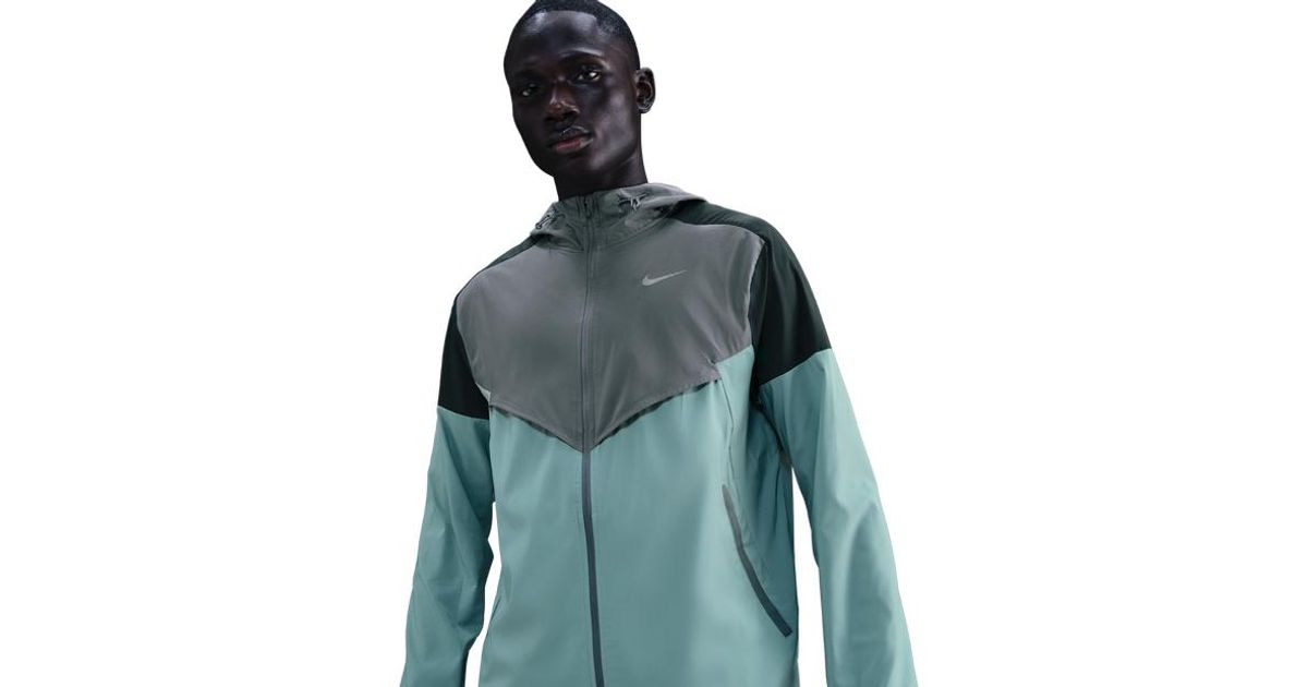 Nike Impossibly Light Windrunner Jackets in Green for Men | Lyst UK
