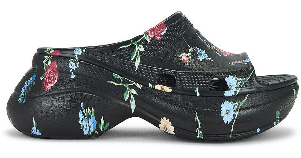 Balenciaga Pool Crocs Sandal | Lyst