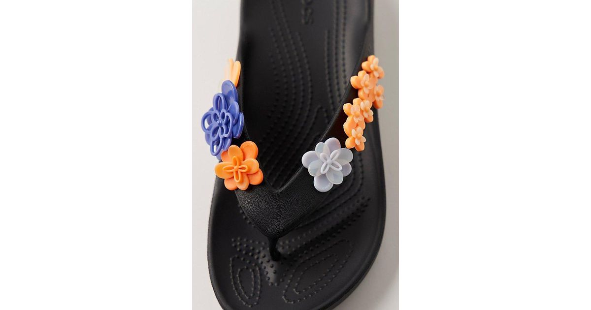 Crocs™ Blooming Jibbitz in Black | Lyst