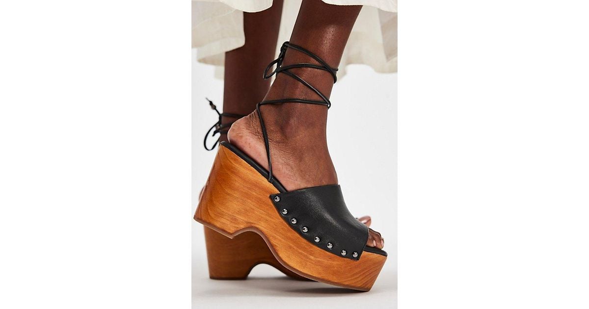 Free People Front Row Wrap Clogs in Brown | Lyst