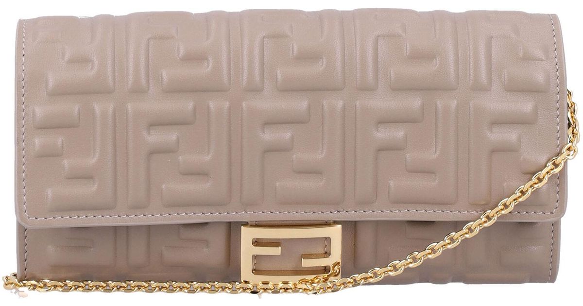 Fendi Chain Continent Clutch in Gray | Lyst