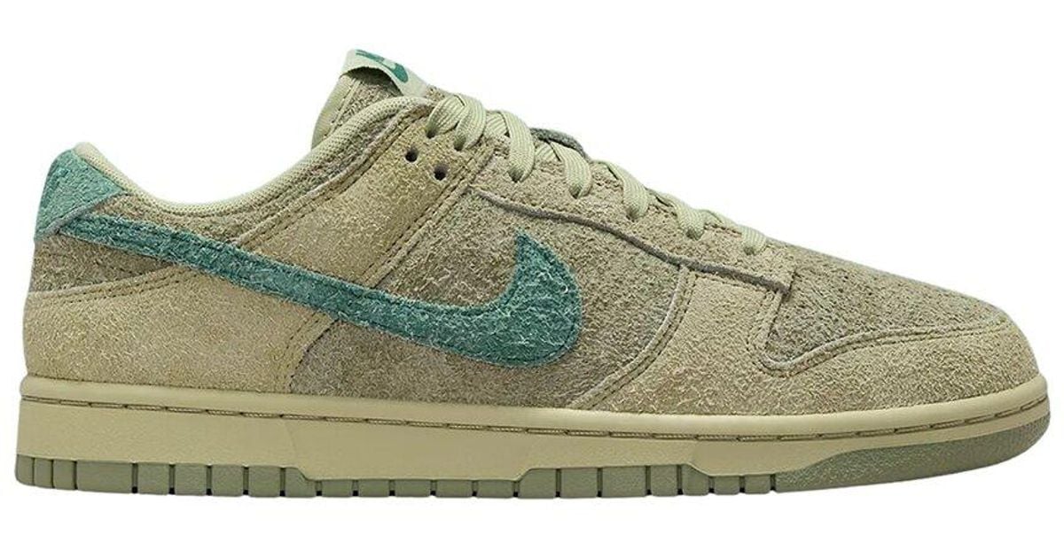 Nike Dunk Low Suede Sneaker in Green | Lyst