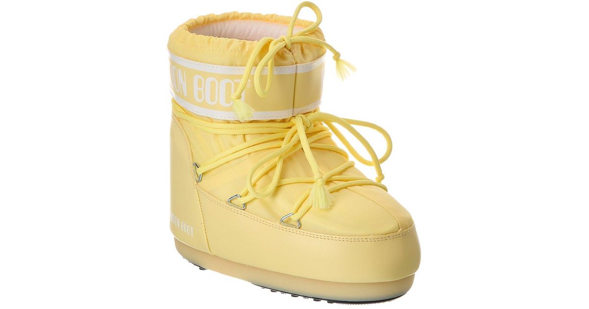 Moon Boot Icon Low Boot in Yellow | Lyst UK