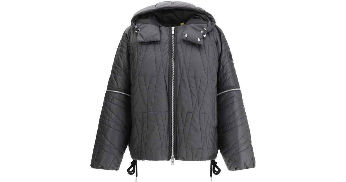 Moncler X Willow Smith Haissa Down Jacket in Gray | Lyst