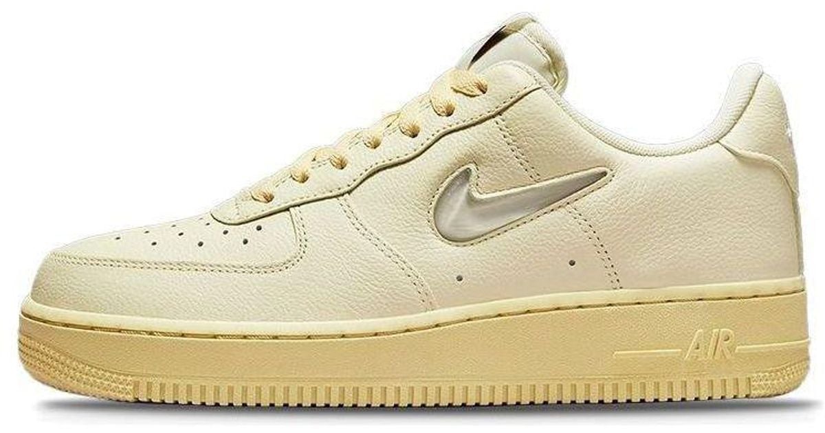 Nike Wmns Air Force 1 07 Lx | Lyst
