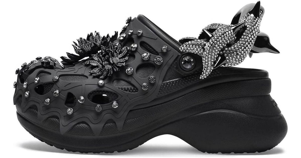 Crocs™ (Wmns) X Swarovski Classic Bae Clog in Black | Lyst