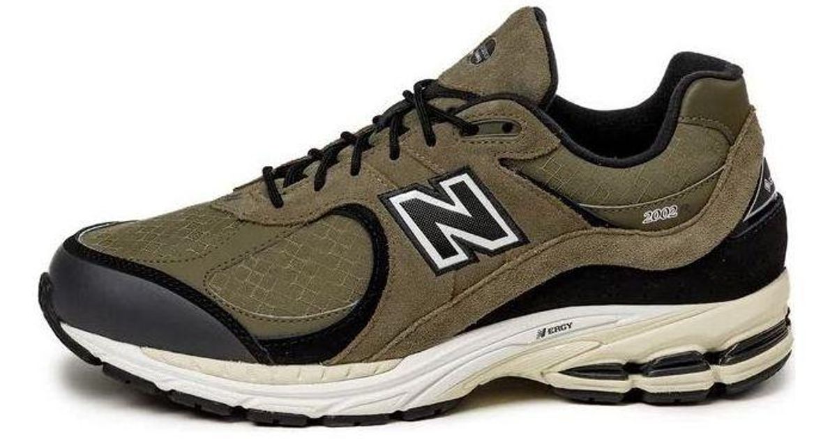New Balance 2002R Gore-Tex in Black for Men | Lyst