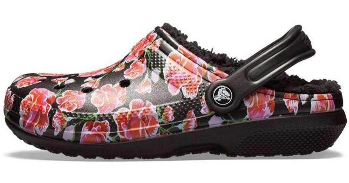 Crocs™ Classic Stay Warm Cozy Sports Black Red Sandals | Lyst