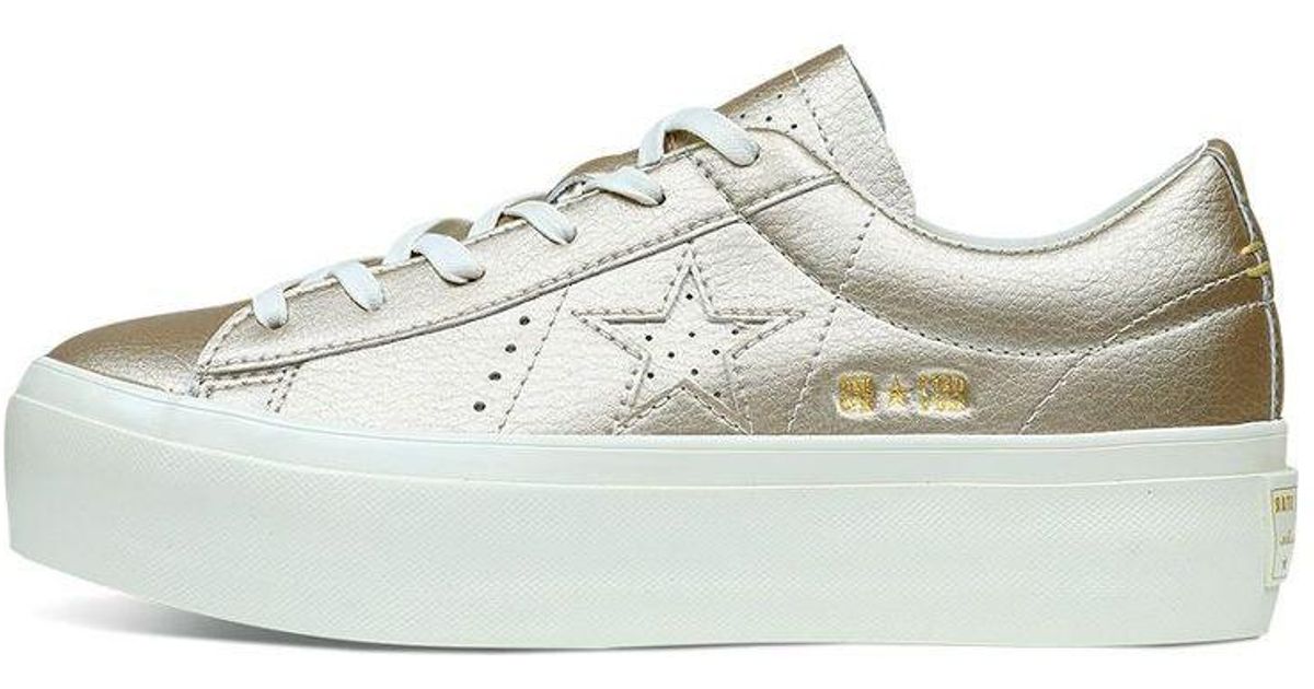 Converse (Wmns) One Star Platform Ox in White | Lyst