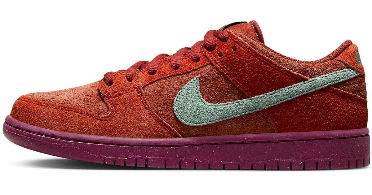 Nike Sb Dunk Low 'Mystic Rosewood' in Red for Men | Lyst