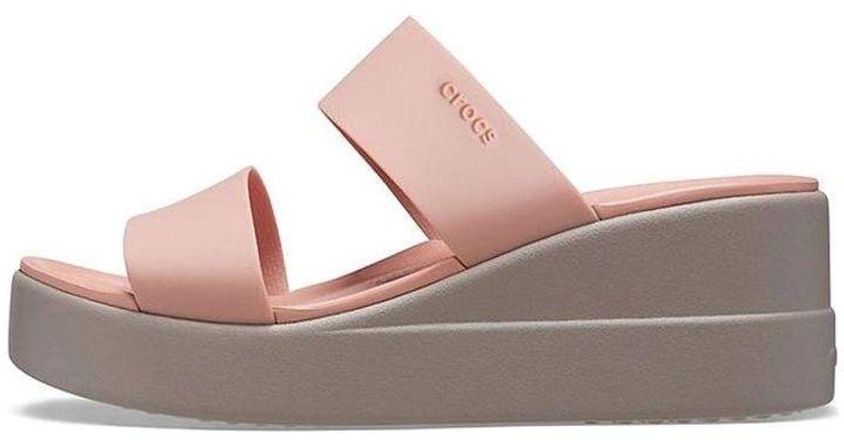 Crocs™ (Wmns) Brooklyn Lightweight Pale Sandals in Brown | Lyst