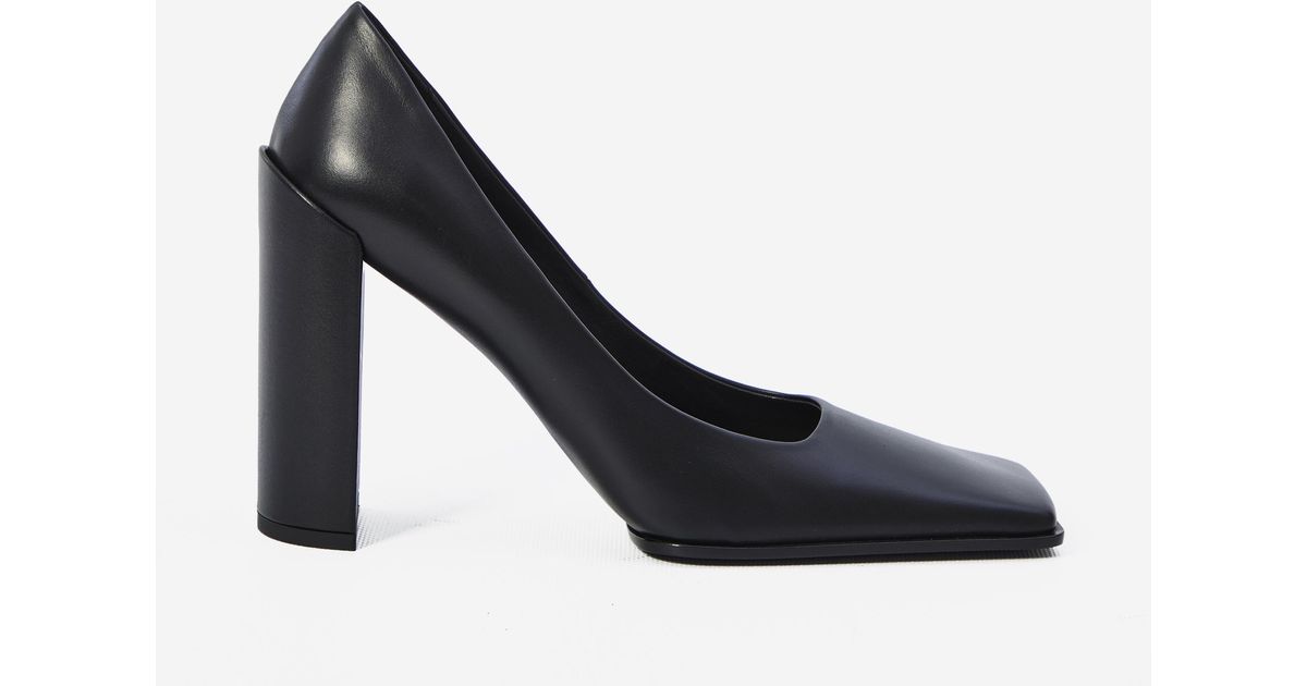 Alaïa Squaretoed Pumps in White | Lyst