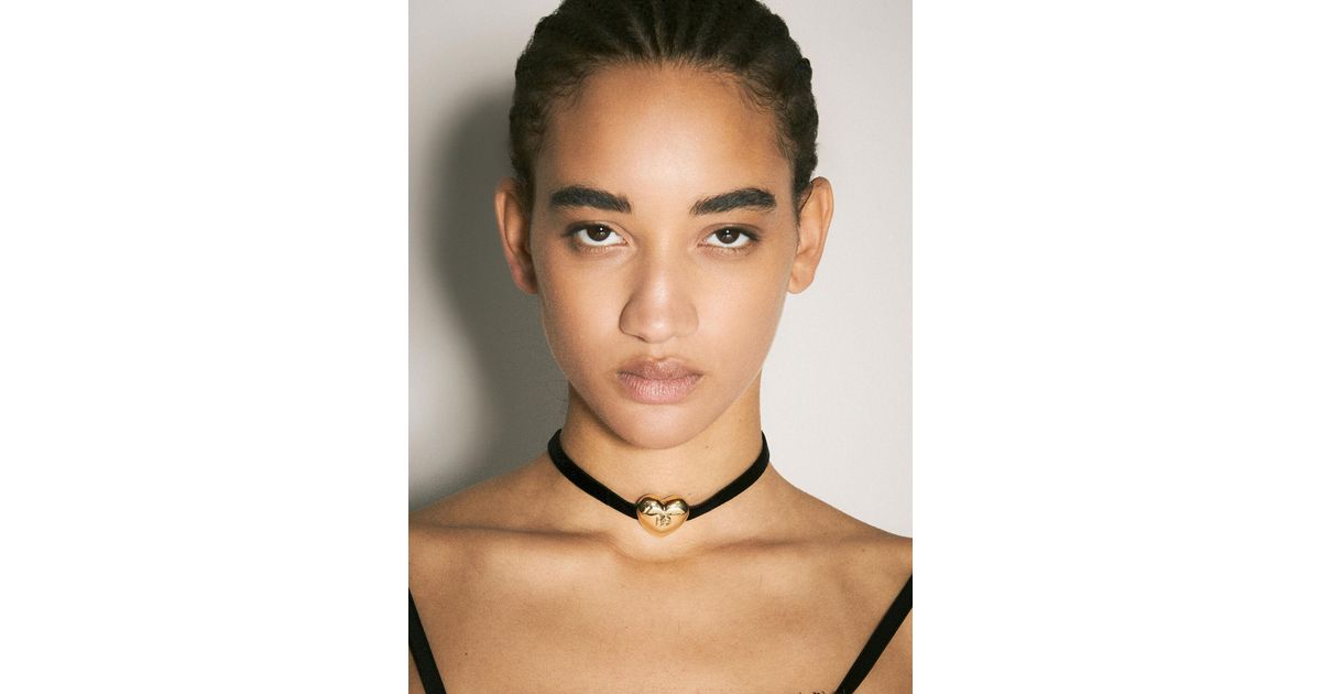 Dolce & Gabbana Dg Heart Logo Velvet Choker in Natural | Lyst