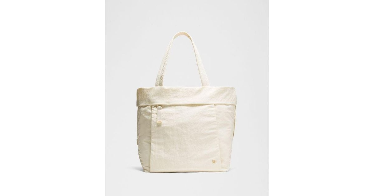 lululemon On My Level Carryall Tote Bag 27.5L in White | Lyst UK