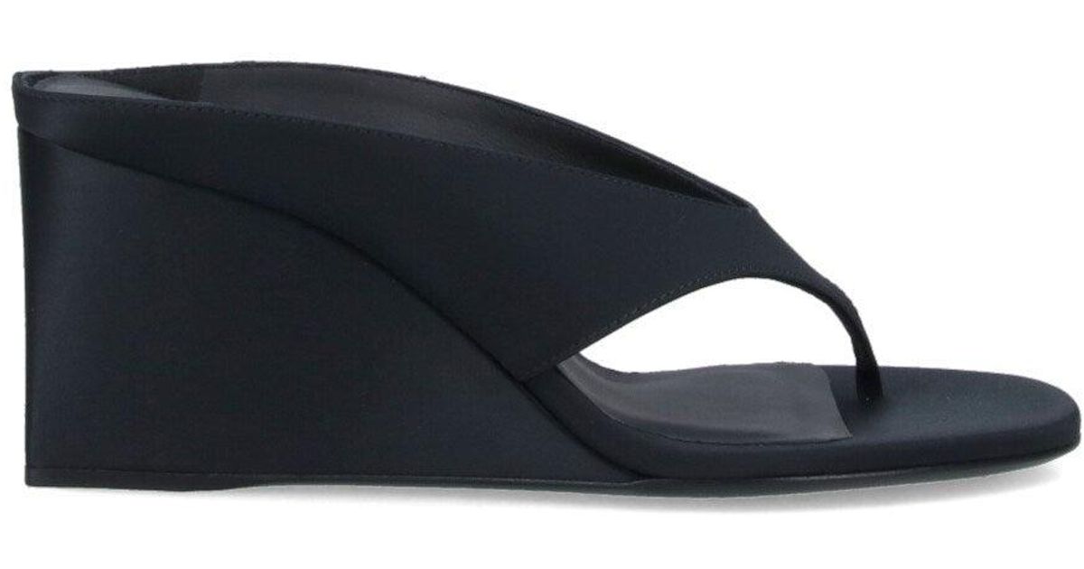 Alaïa Alaã¯A Thong Wedges in Blue | Lyst
