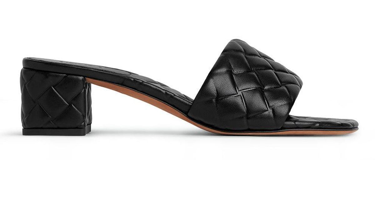 Bottega Veneta Intreccio Pattern Amy Mule in Black | Lyst