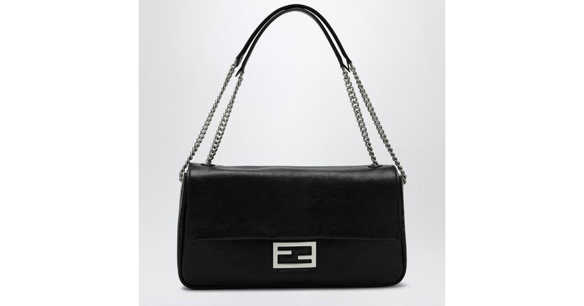 Fendi Large Leather Chain Baguette Handbag in Black | Lyst