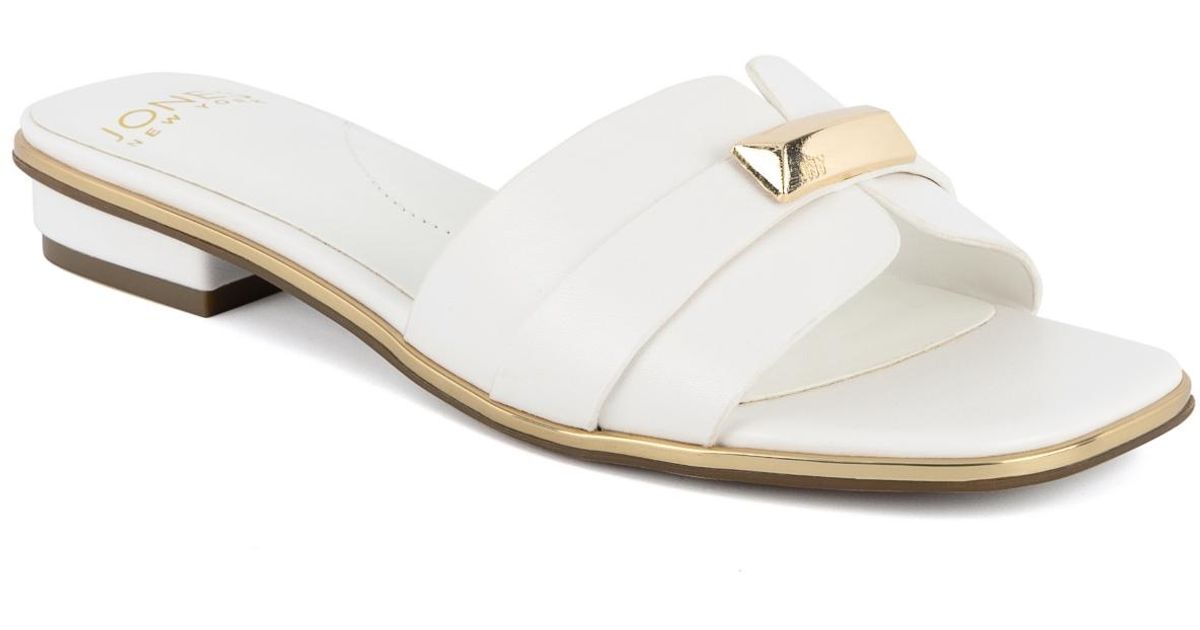 Jones New York Vivell Slide Flat Sandals in White | Lyst