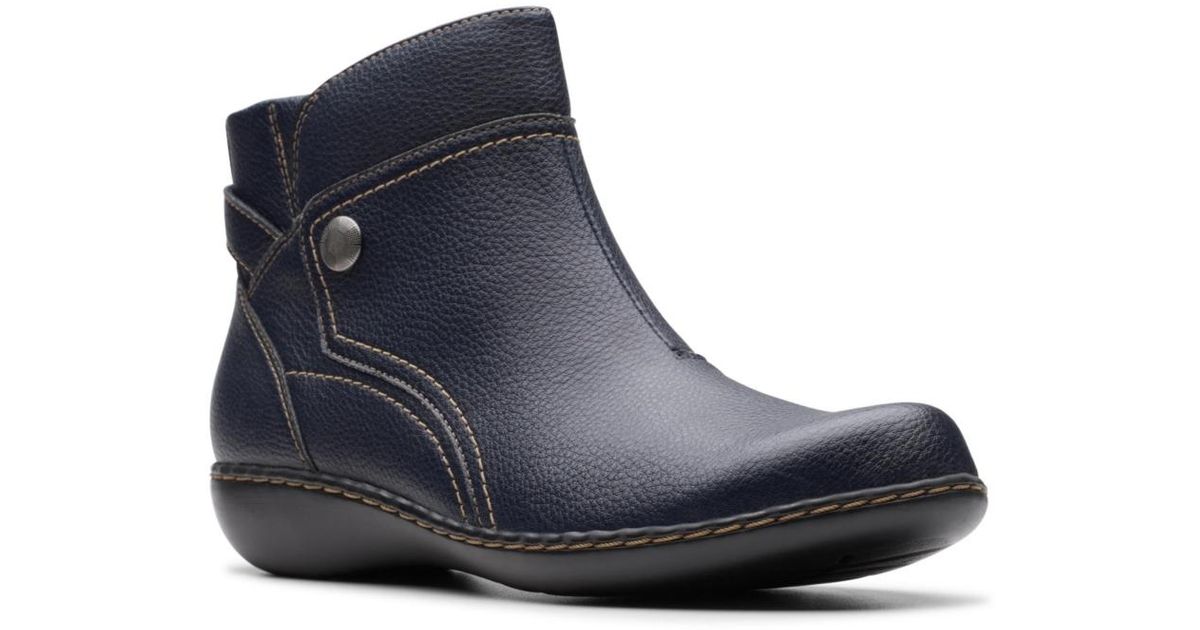 Clarks Collection Ashland Mabel Flat Boots in Blue | Lyst