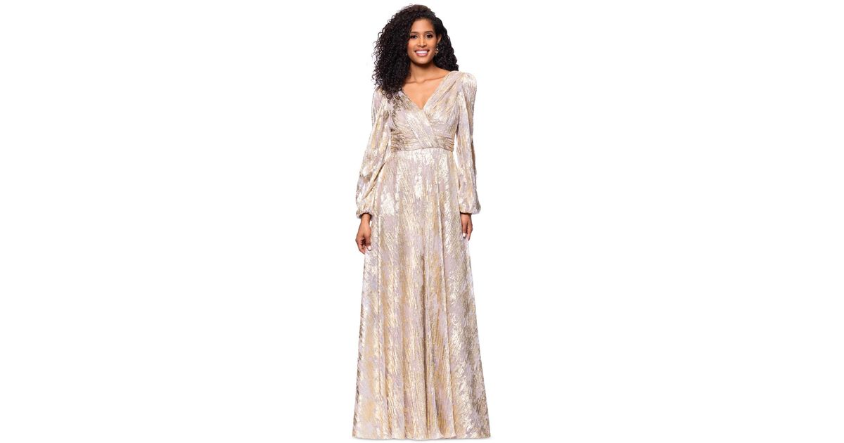 Betsy & Adam Metallic Crinkled Blouson-sleeve Gown in Natural | Lyst