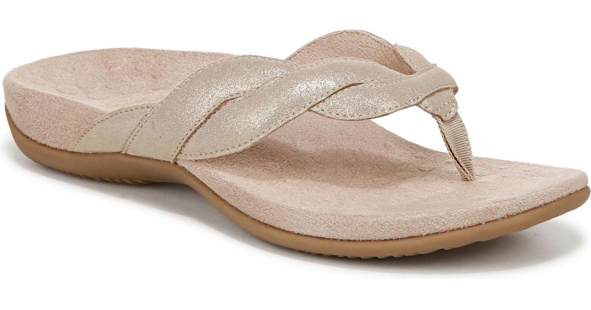 Vionic Bella Braid Thong Sandals in White | Lyst