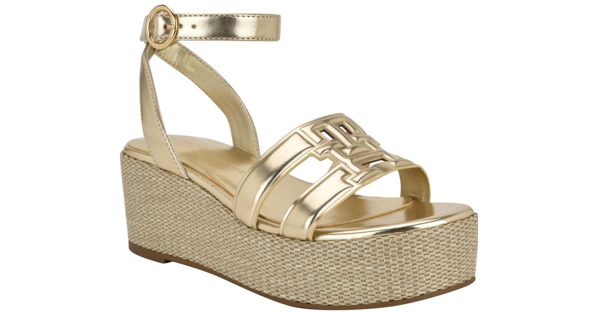 Tommy Hilfiger Vastie Raffia Platform Wedge Sandals in Metallic | Lyst