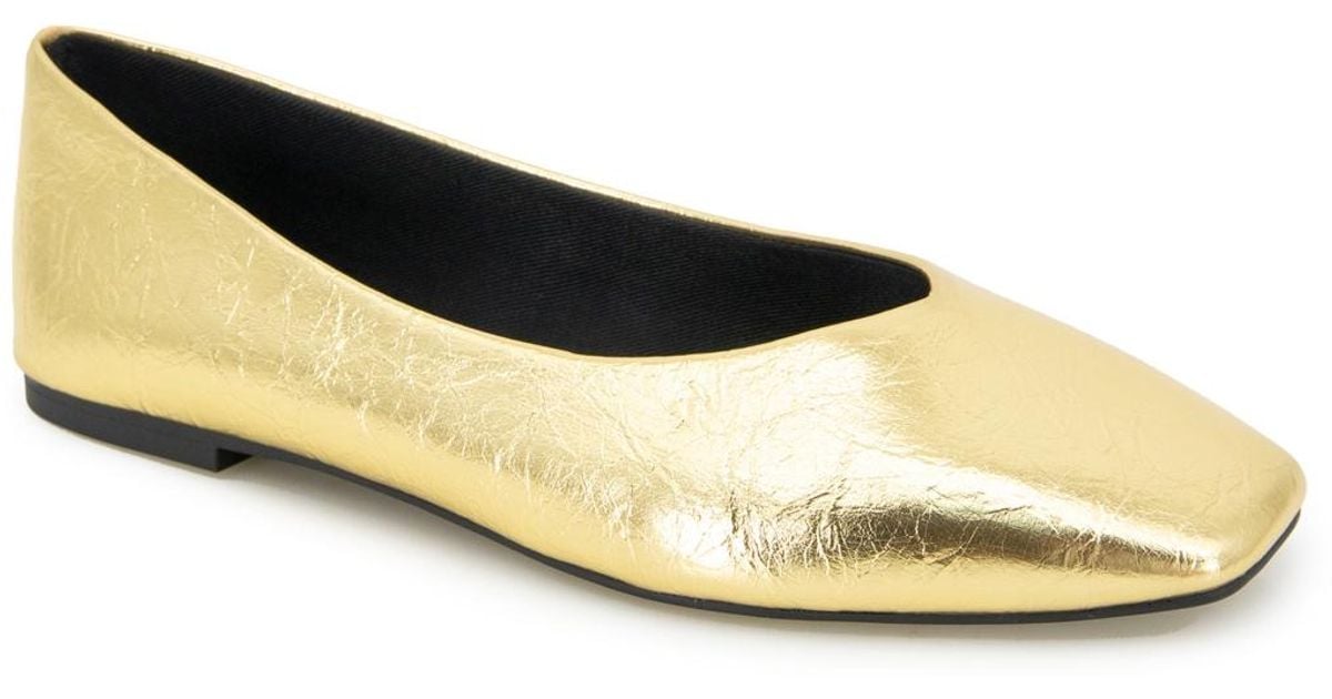 Kenneth Cole Johanna Square Toe Ballet Flats in White | Lyst