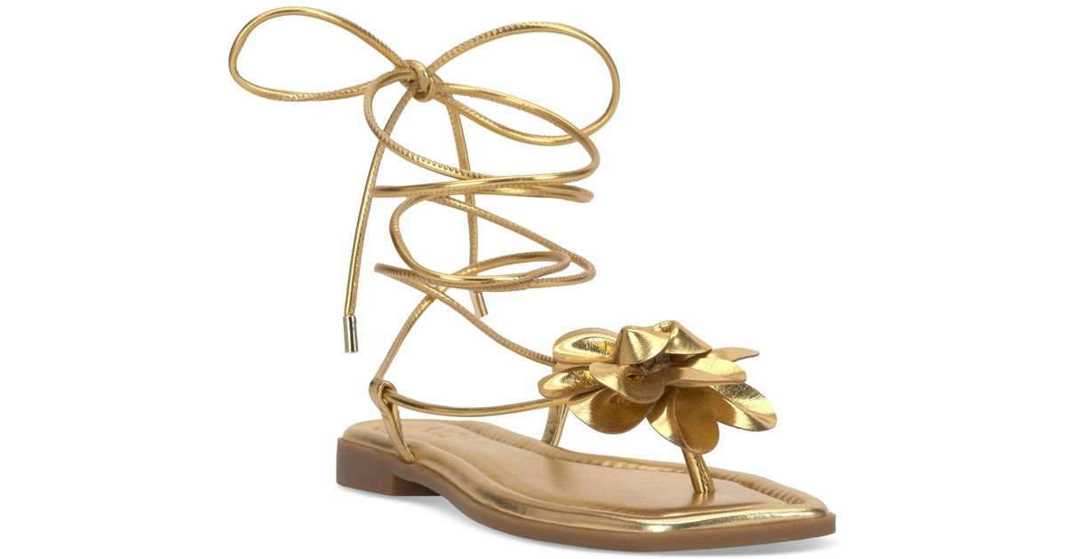 INC International Concepts Gilma Flower Flat Sandals in Metallic | Lyst