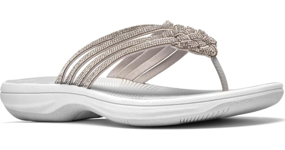 Clarks Breeze Gem Flip Flop Flats in White | Lyst