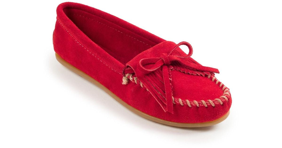 Minnetonka Kilty Hardsole Moccasin in Red | Lyst