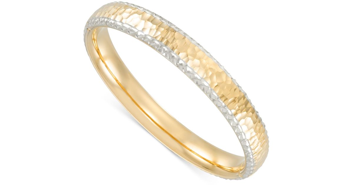 Signature Gold Hammered Oval Hinged Bangle Bracelet in Metallic | Lyst