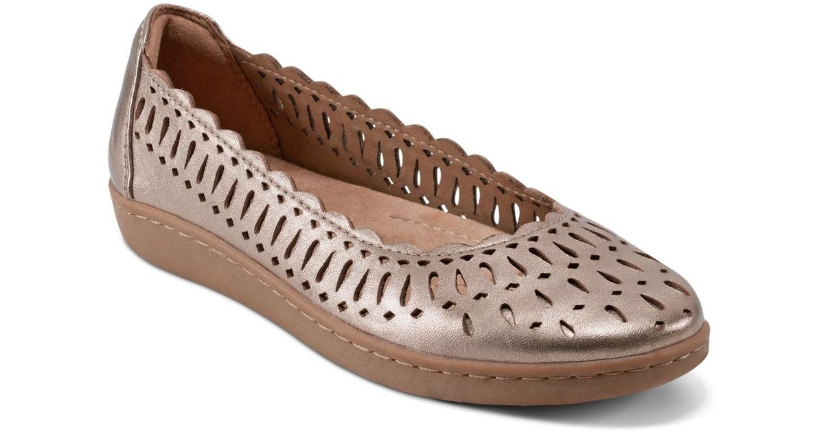 Earth Luna Cutout Ballet Flats in Brown | Lyst