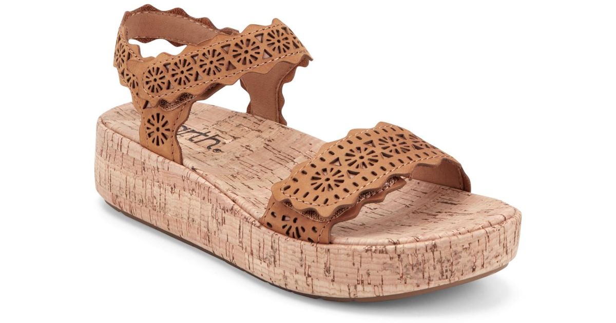 Earth Slatal Round Toe Platform Footbed Sandals in Brown | Lyst