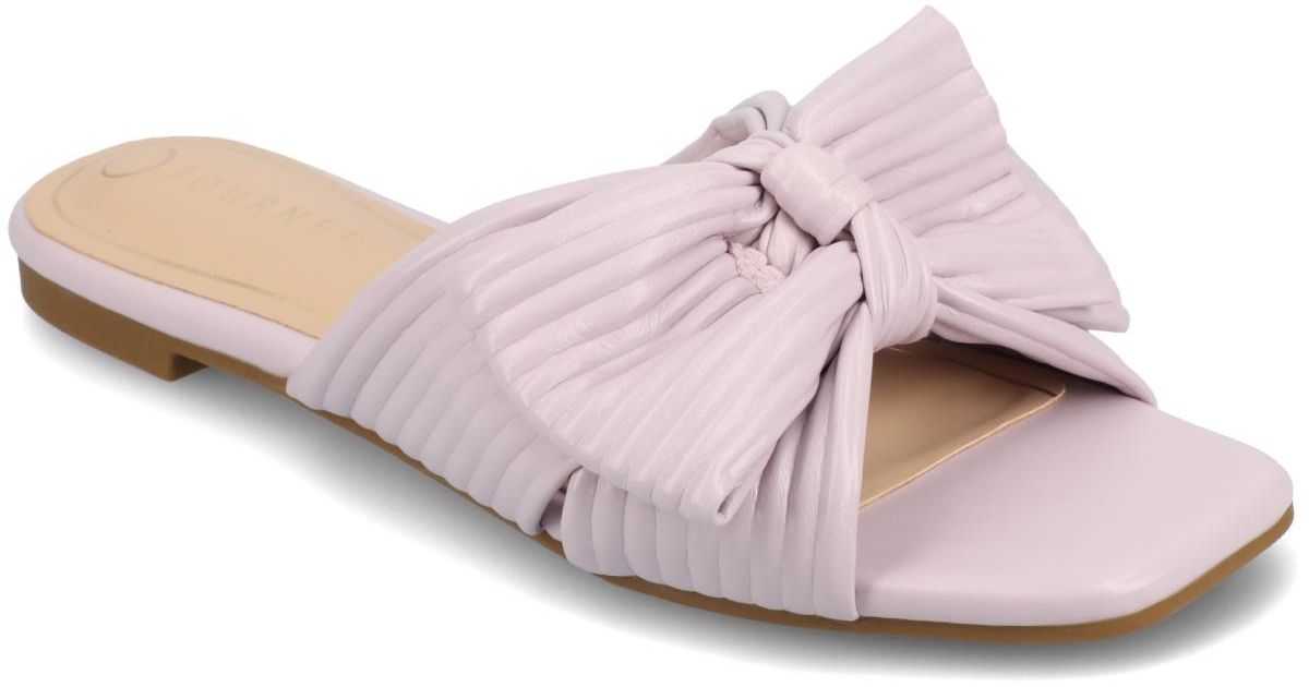 Journee Collection Serlina Bow Flat Sandals in Pink | Lyst
