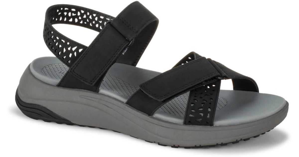 BareTraps Jubilee Wedge Sandals in Black | Lyst
