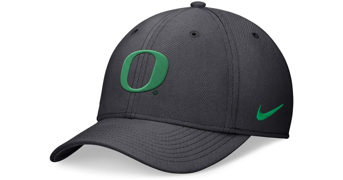 Nike Oregon Ducks 2024 On-field Swoosh Flex Hat in Gray for Men | Lyst