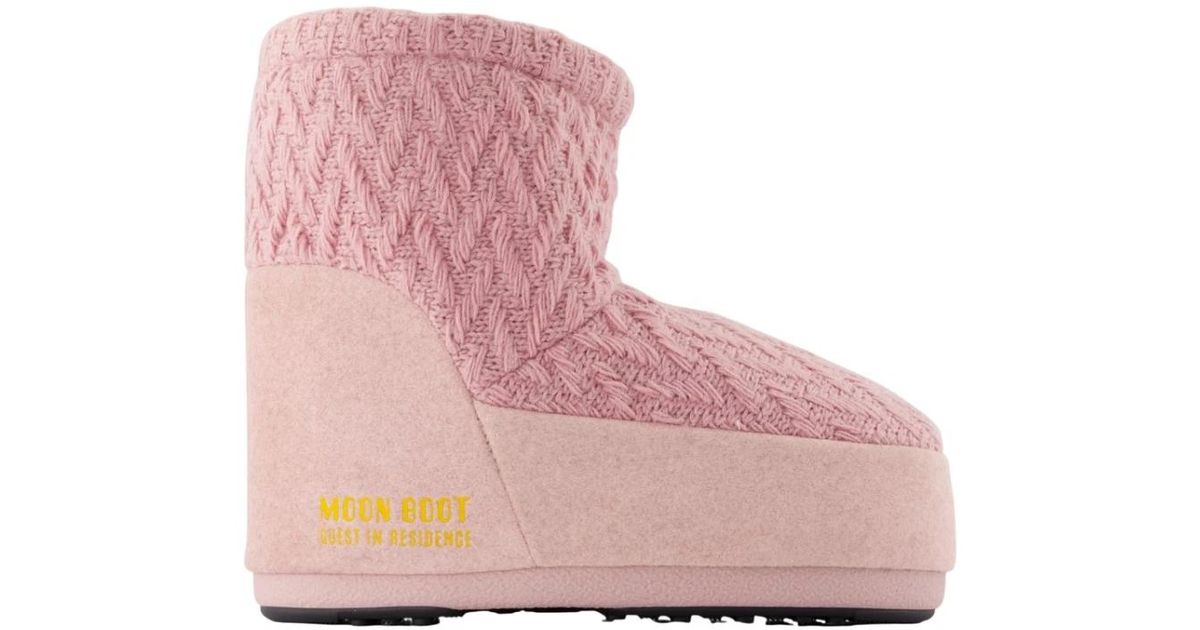 Moon Boot Winter Boots in Pink | Lyst